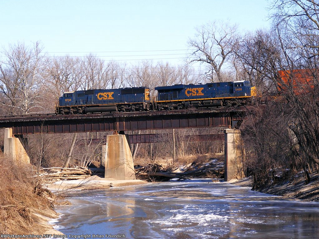 CSX 8744
